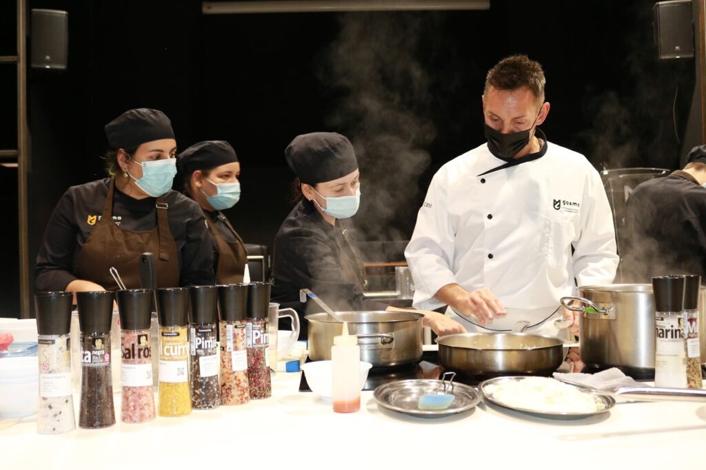 Chef Ejecutivo vs. Jefe de Cocina: Roles Clave | Nautilus